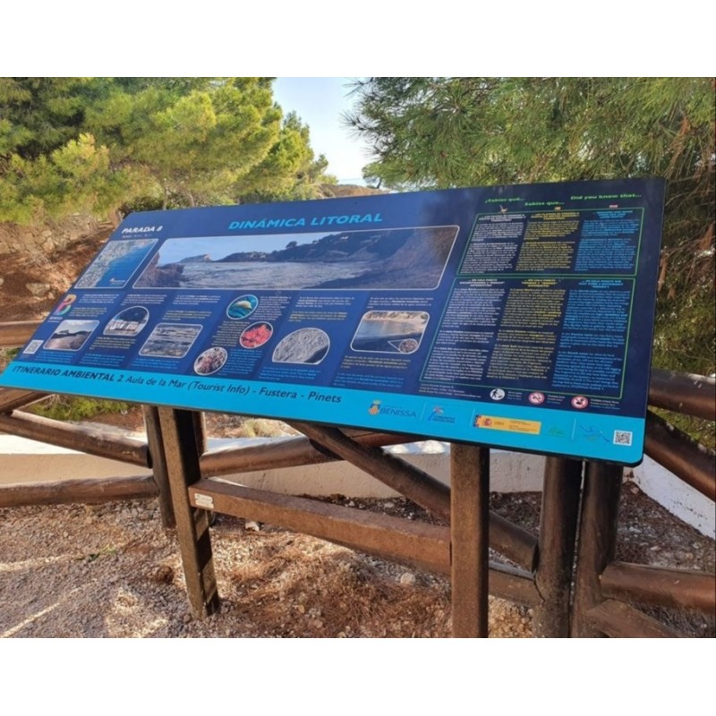 mesa informativa en plástico reciclado y reciclable